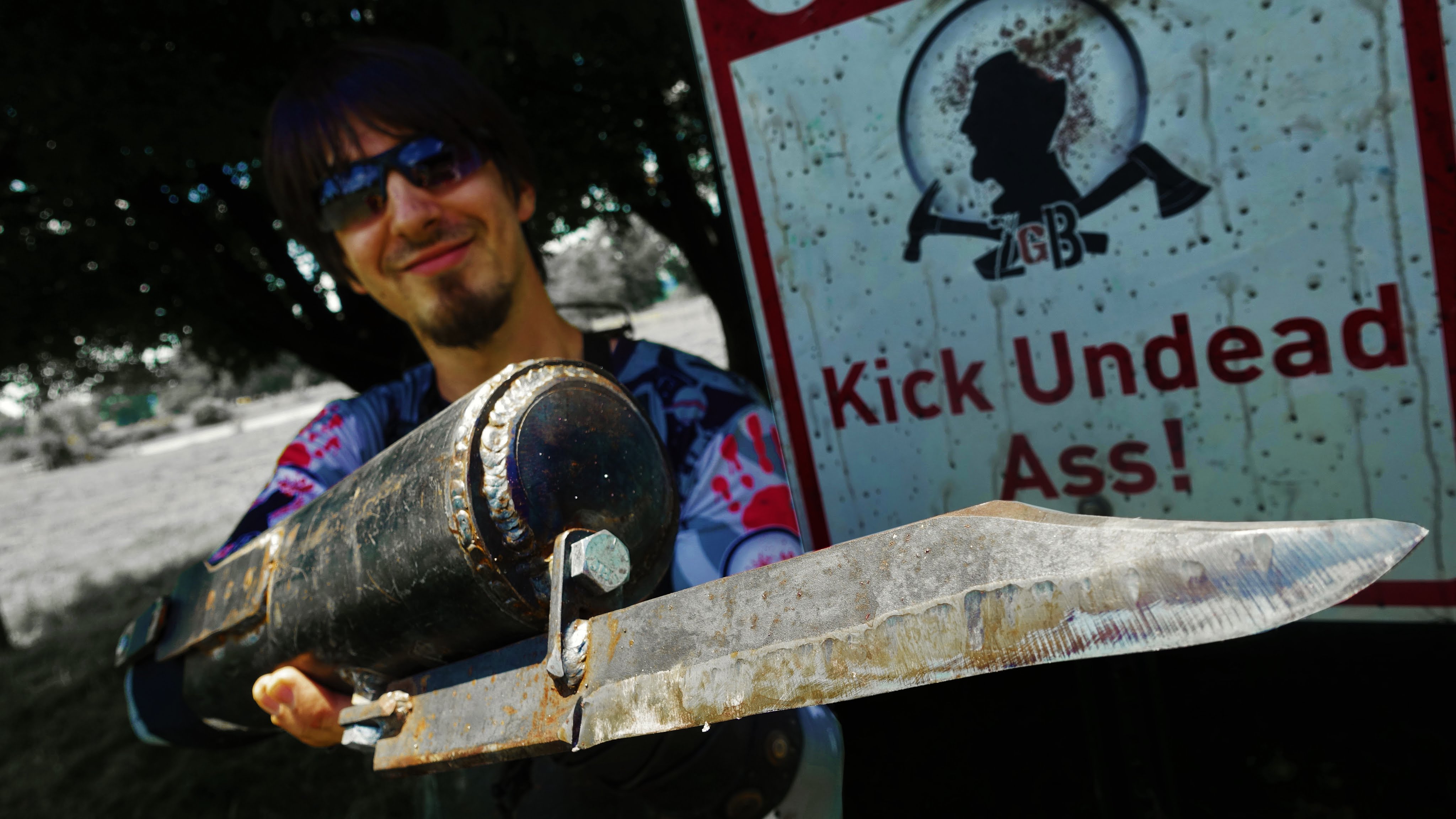 The Walking Dead: Merle Dixon's Knife Hand Bayonet IRL! Zombie Go Boom!