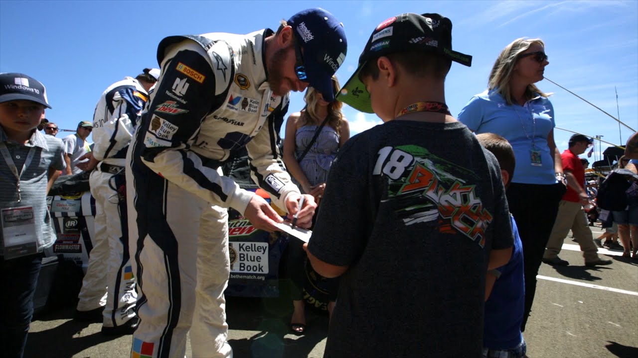 NASCAR Transforms Race Management with Windows 10 & Microsoft Cloud