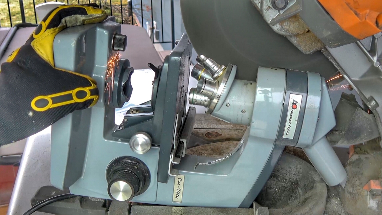 What's inside a Microscope?