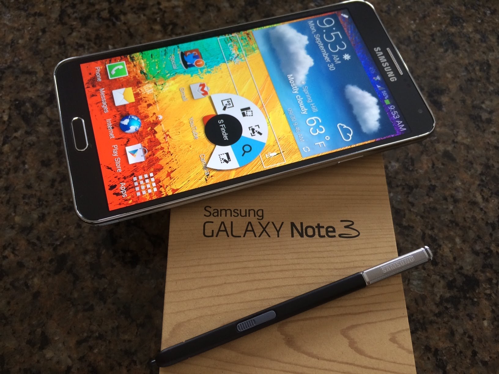 Samsung Galaxy Note 3 Unboxing, Demo and Comparisons
