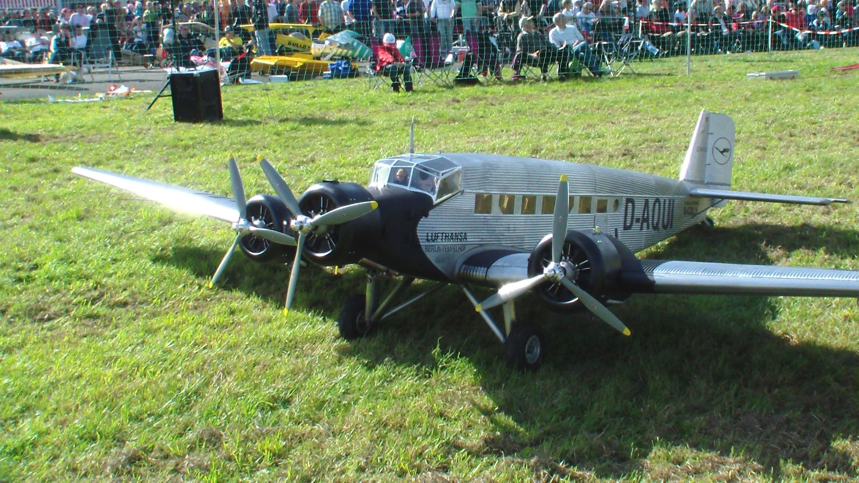 Giant R/C Junker Ju-52 3M Scale Oldtimer Airplane