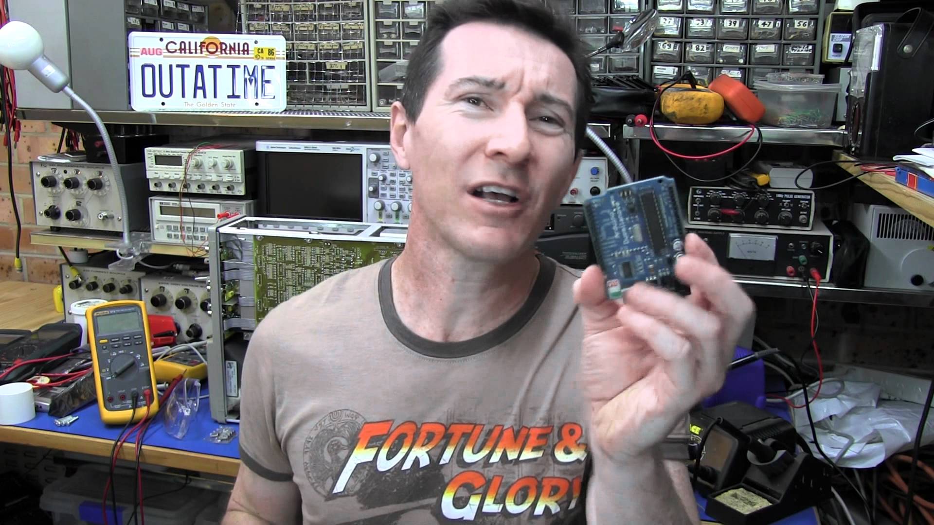 Open Source Hardware Explained - EEVblog #195 Open Source Hardware Explained - EEVblog #195